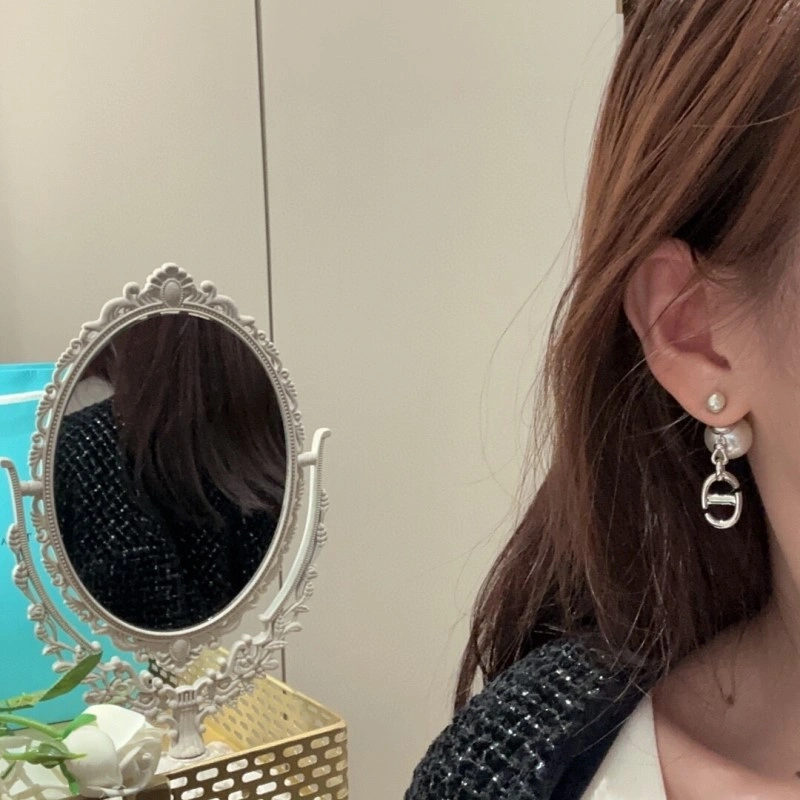 High accuracy Christian Dior Earrings