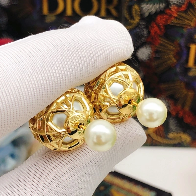 High fidelity Christian Dior Earrings