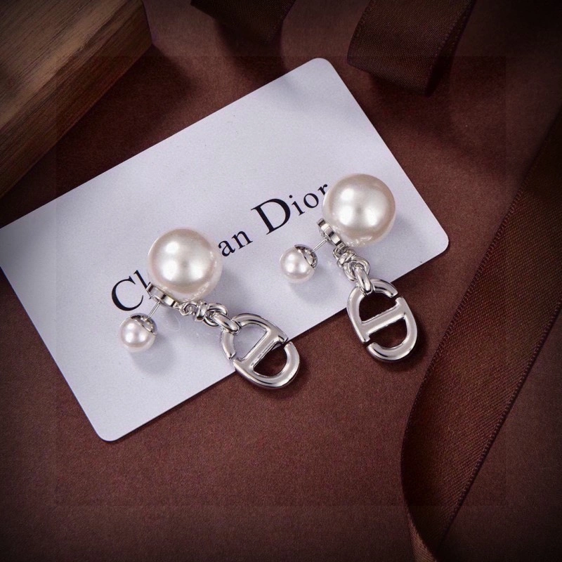 Cut-rate Christian Dior Earrings