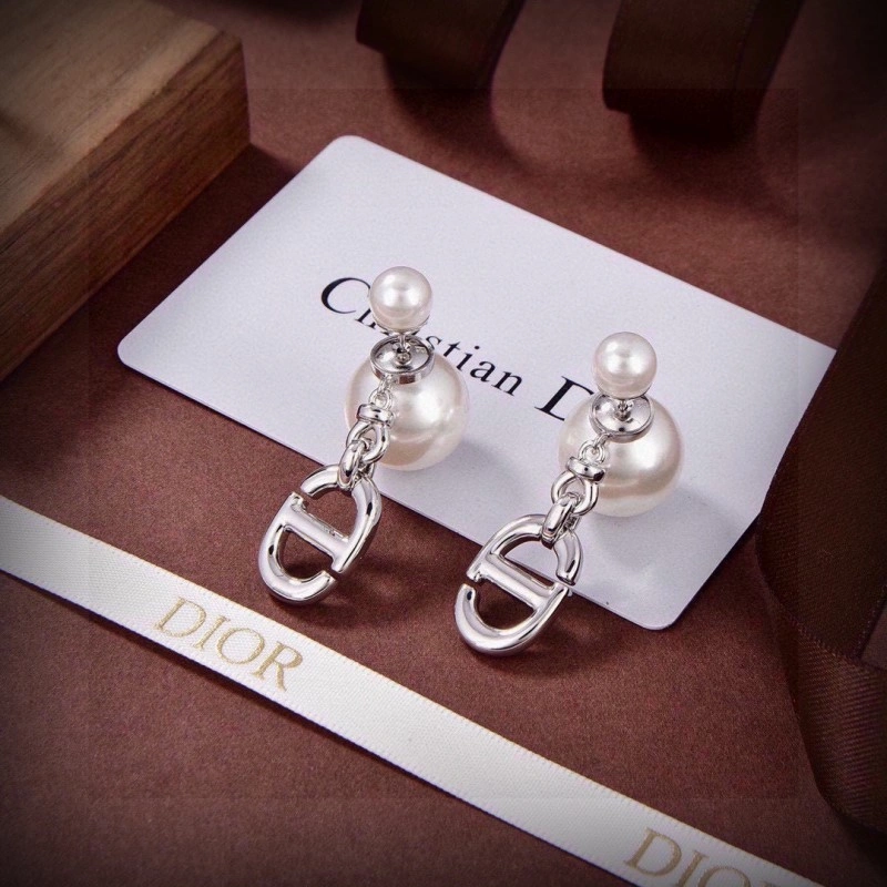 Cut-rate Christian Dior Earrings