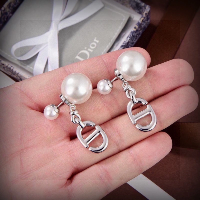 Cut-rate Christian Dior Earrings
