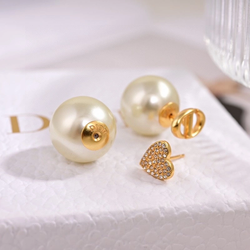 Cut-rate Christian Dior Earrings