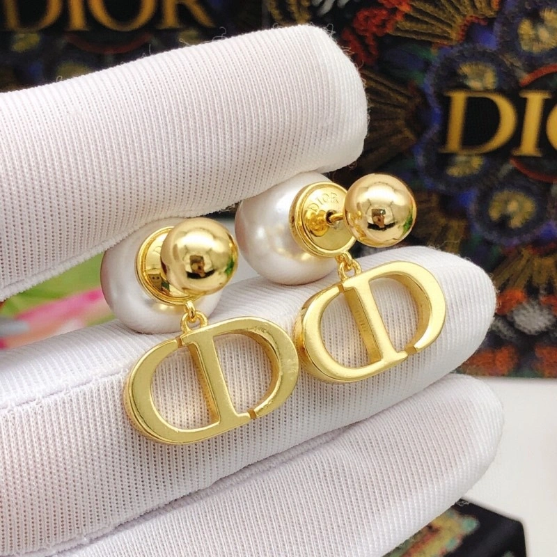 Top match Christian Dior Earrings