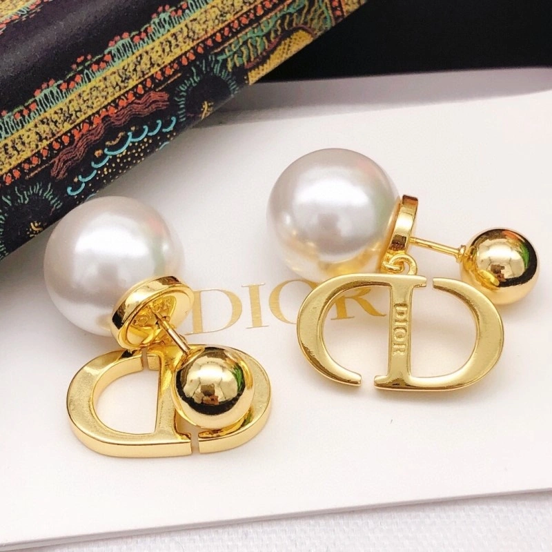 Top match Christian Dior Earrings