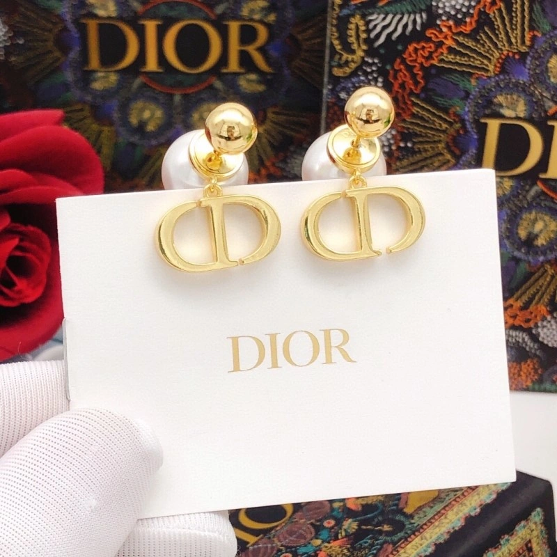 Top match Christian Dior Earrings