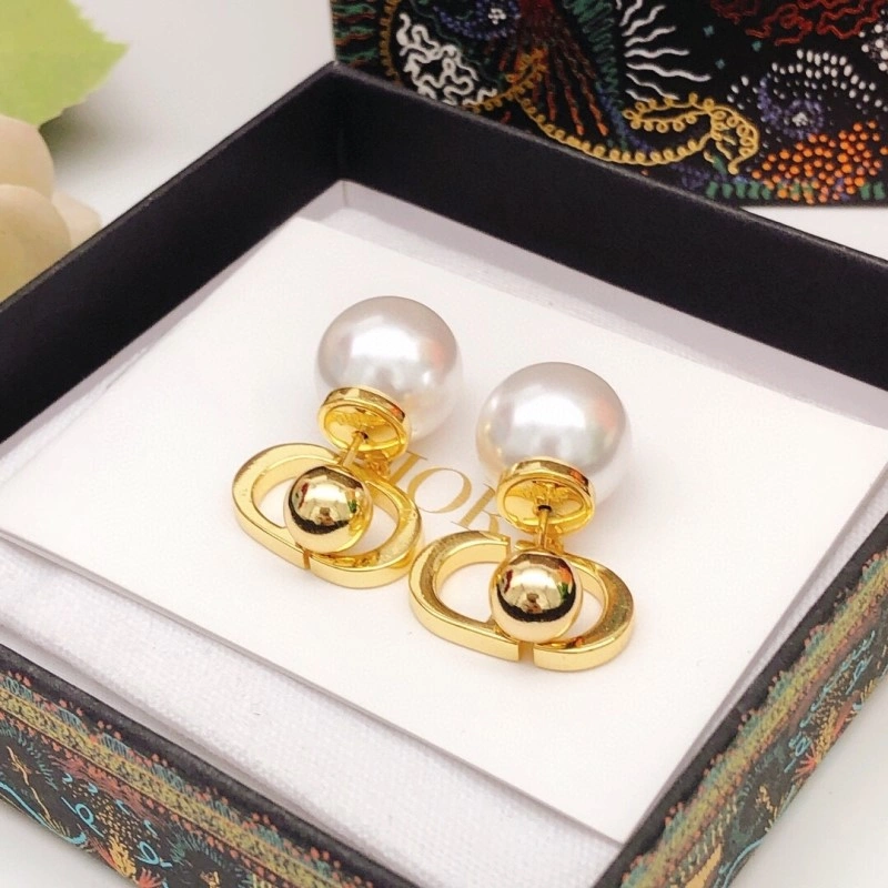 Top match Christian Dior Earrings