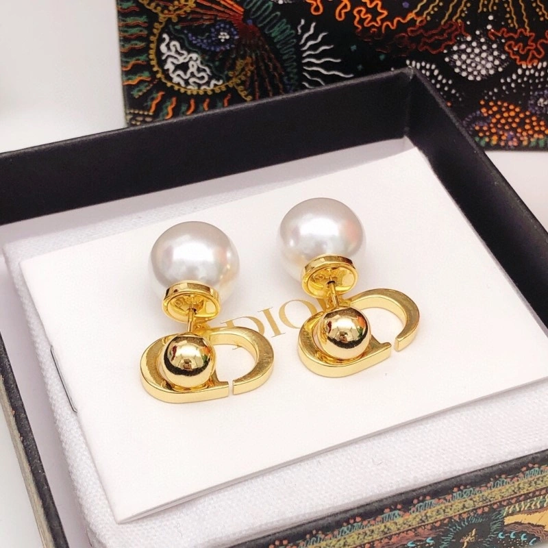 Top match Christian Dior Earrings