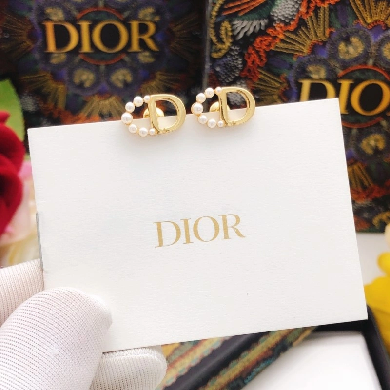 Accurate model Christian Dior Earrings