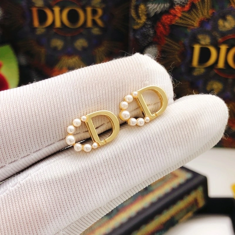 Accurate model Christian Dior Earrings