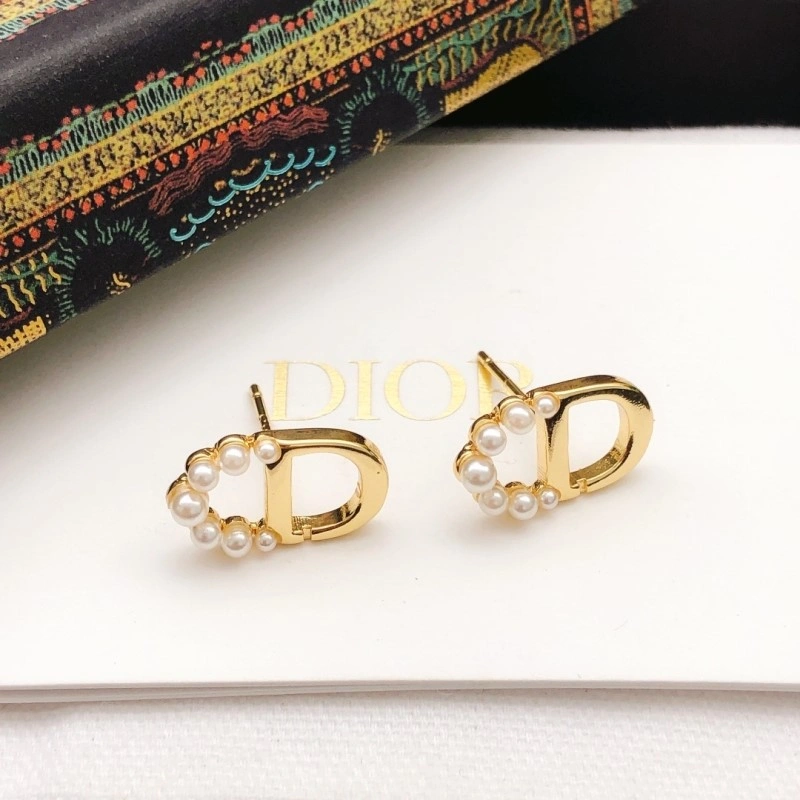 Accurate model Christian Dior Earrings