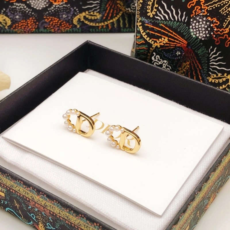 Accurate model Christian Dior Earrings
