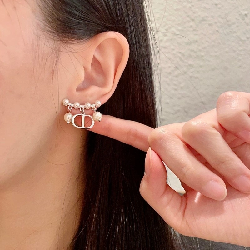 Top match Christian Dior Earrings