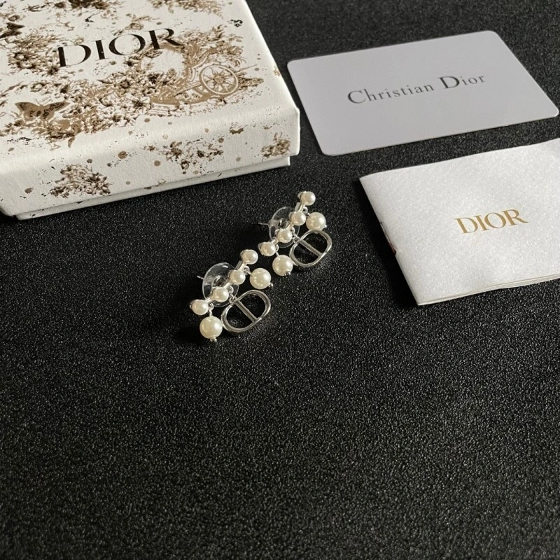Top match Christian Dior Earrings