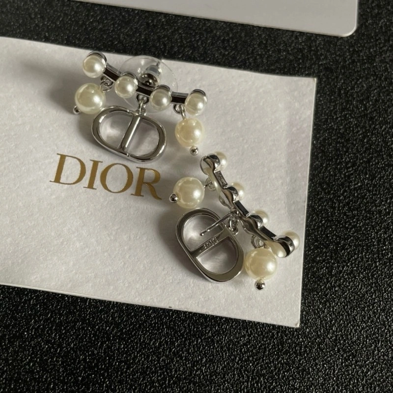Top match Christian Dior Earrings