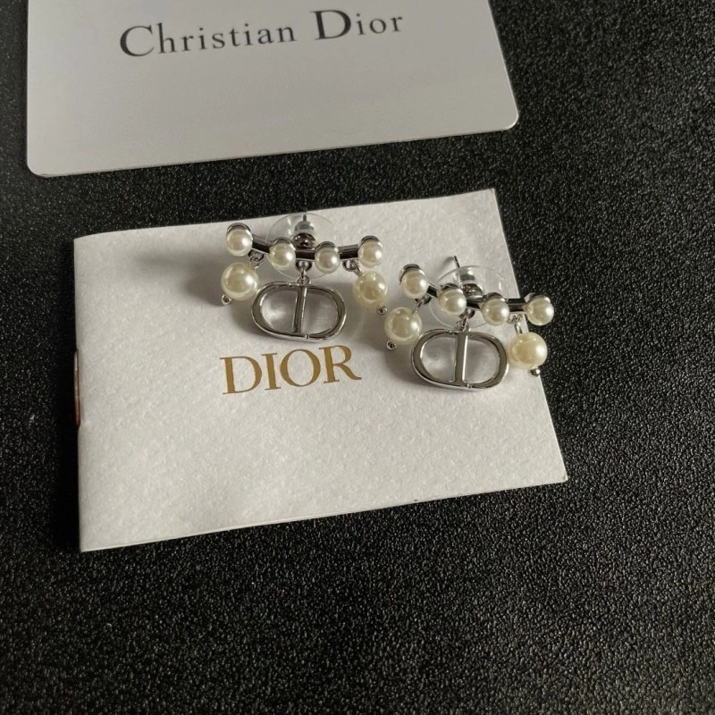Top match Christian Dior Earrings
