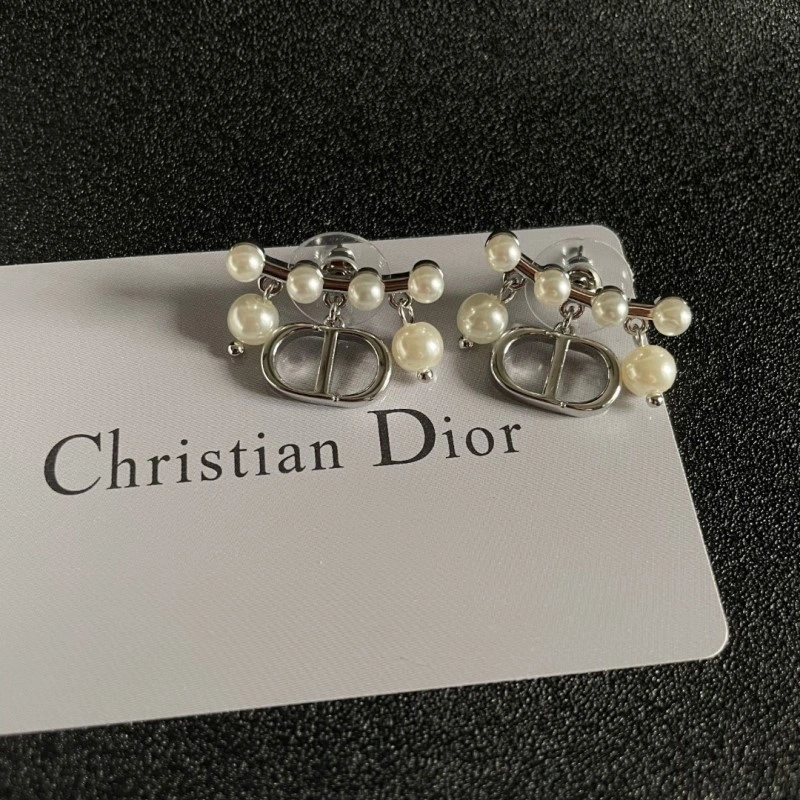 Top match Christian Dior Earrings