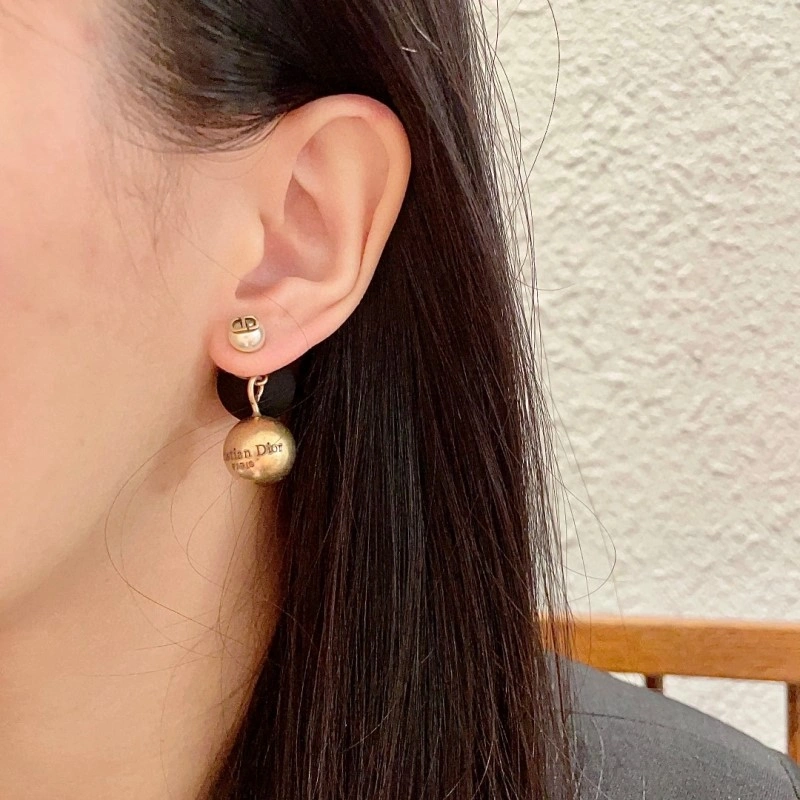 Cut-rate Christian Dior Earrings