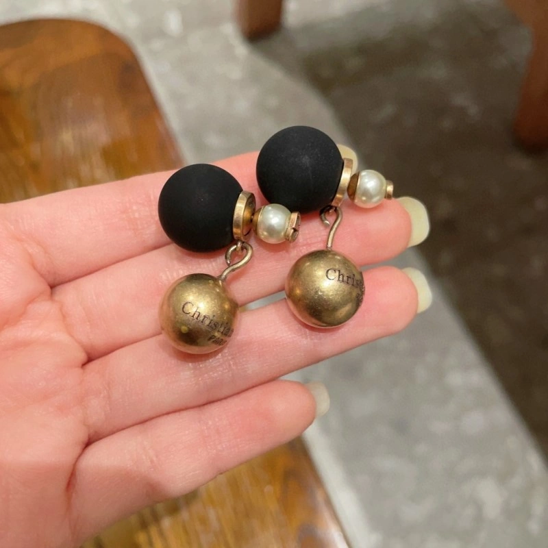 Cut-rate Christian Dior Earrings