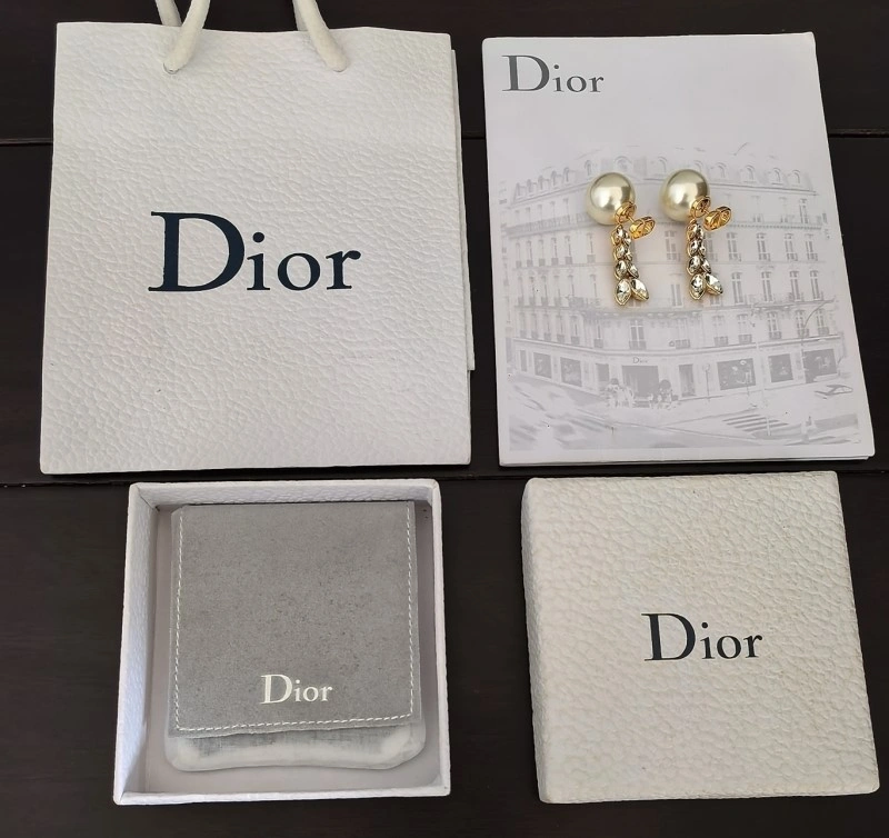 Legit Christian Dior Earrings