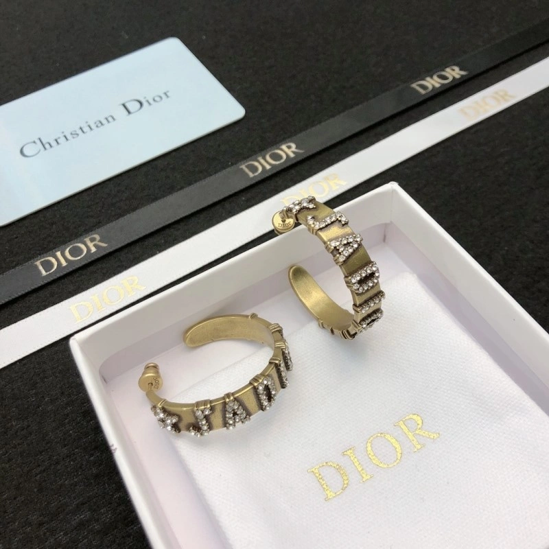 Top match Christian Dior Earrings