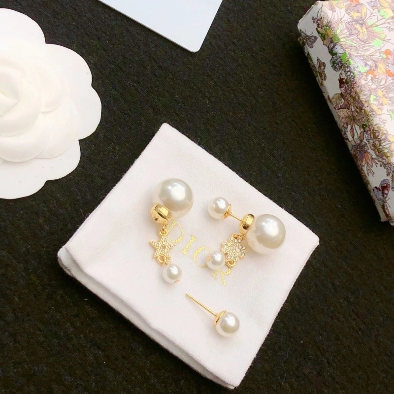 High fidelity Christian Dior Earrings