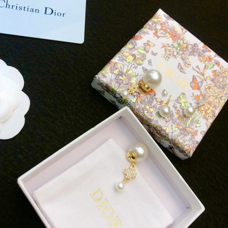 High fidelity Christian Dior Earrings