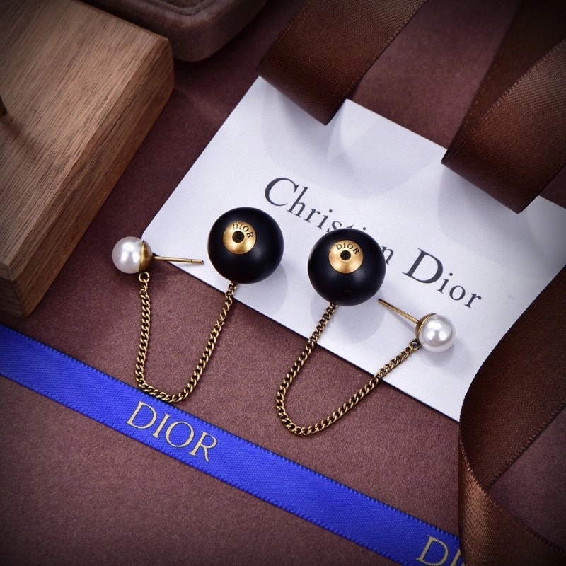 Low-cost Christian Dior Earrings