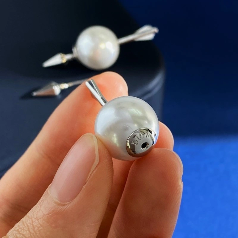 Low-cost Christian Dior Earrings