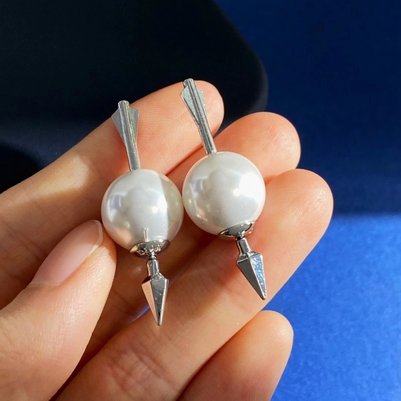 Low-cost Christian Dior Earrings