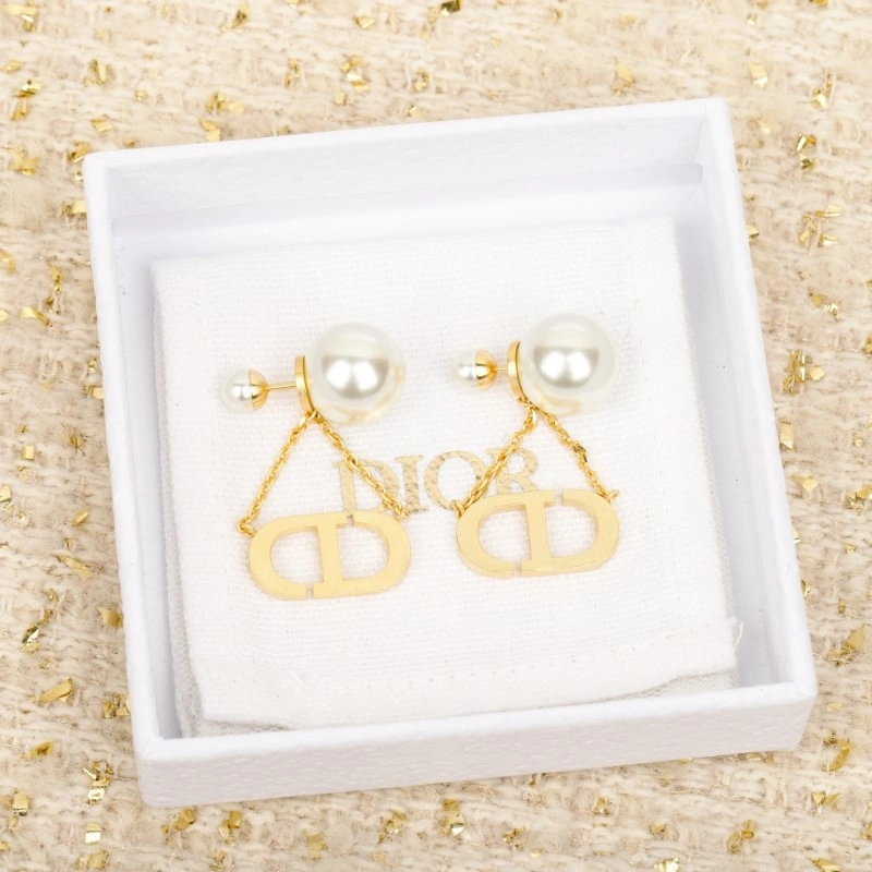 Top match Christian Dior Earrings