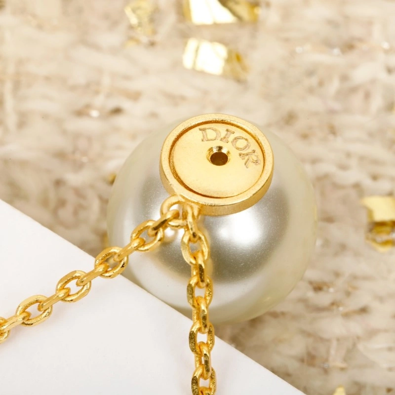 Top match Christian Dior Earrings