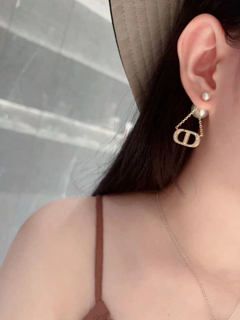 Top match Christian Dior Earrings