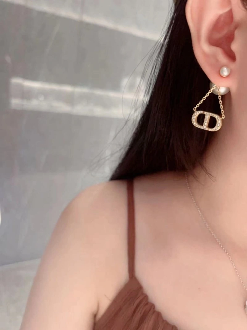 Top match Christian Dior Earrings