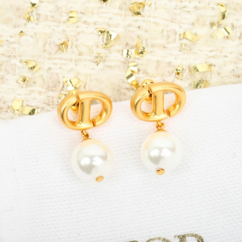 Accurate model Christian Dior Earrings