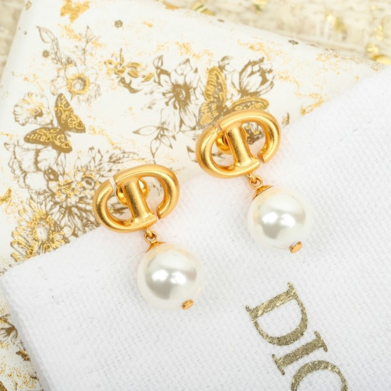 Accurate model Christian Dior Earrings