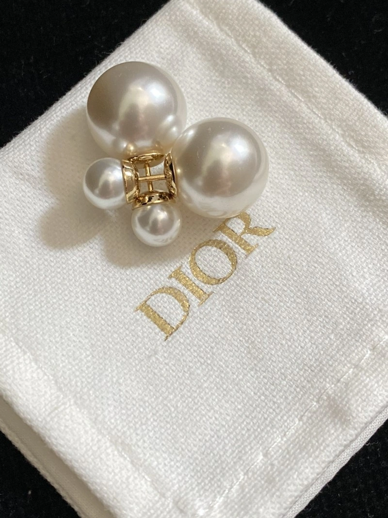 Inexpensive Christian Dior Earrings