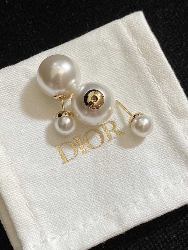 Inexpensive Christian Dior Earrings
