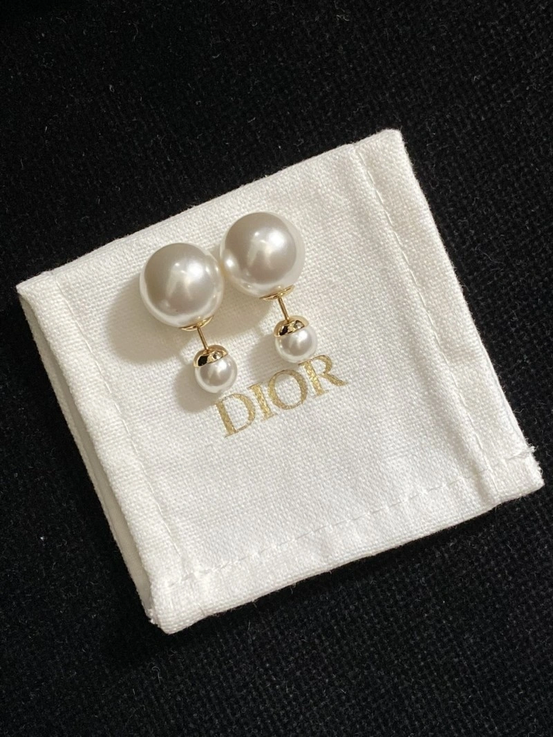Inexpensive Christian Dior Earrings