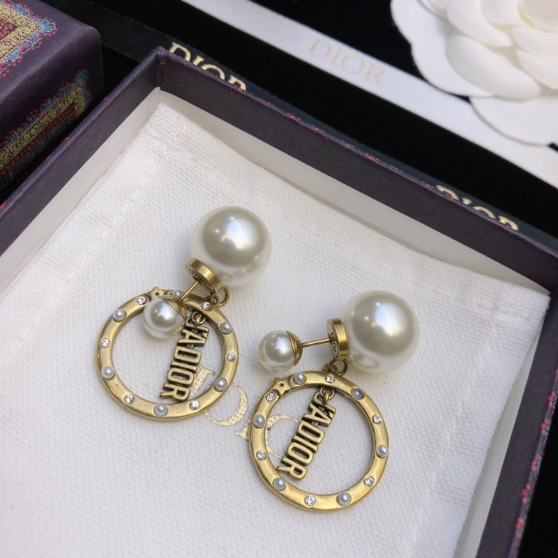 Low-cost Christian Dior Earrings