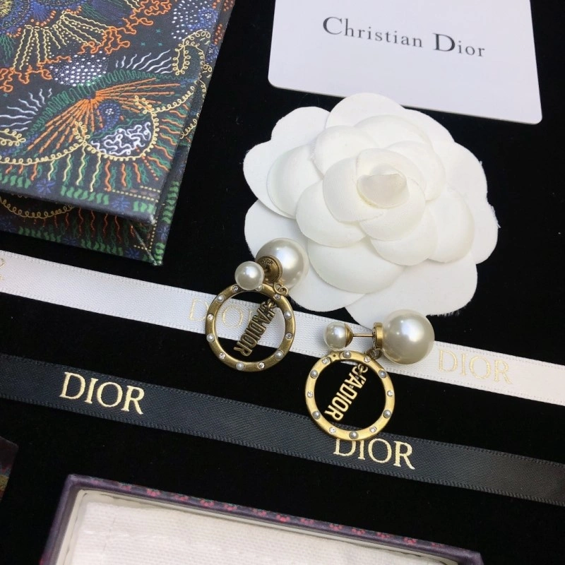 Low-cost Christian Dior Earrings