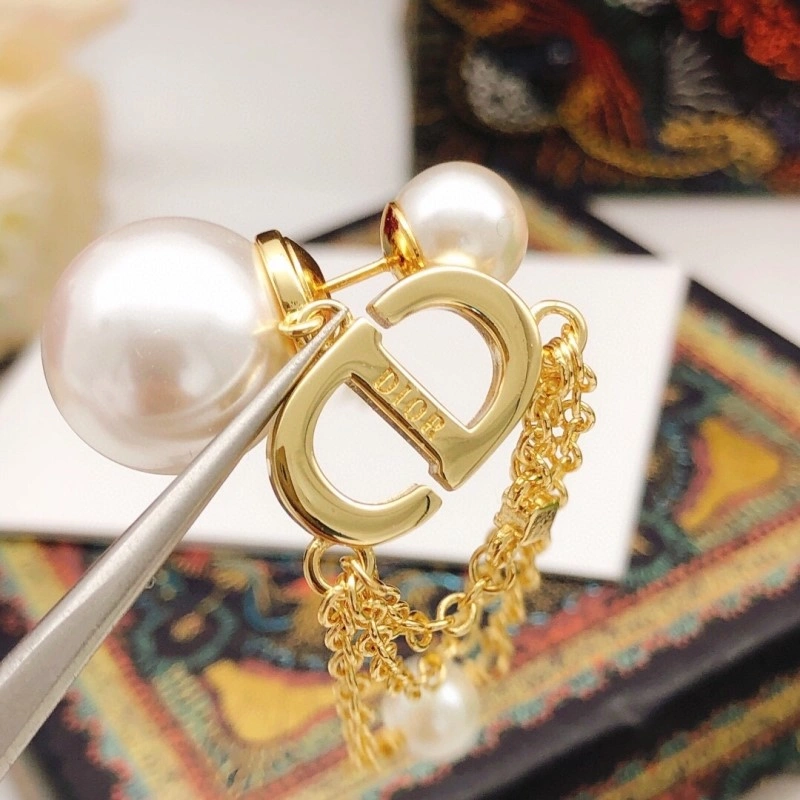 Low-cost Christian Dior Earrings