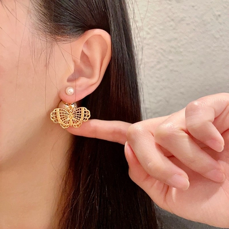 Cut-rate Christian Dior Earrings