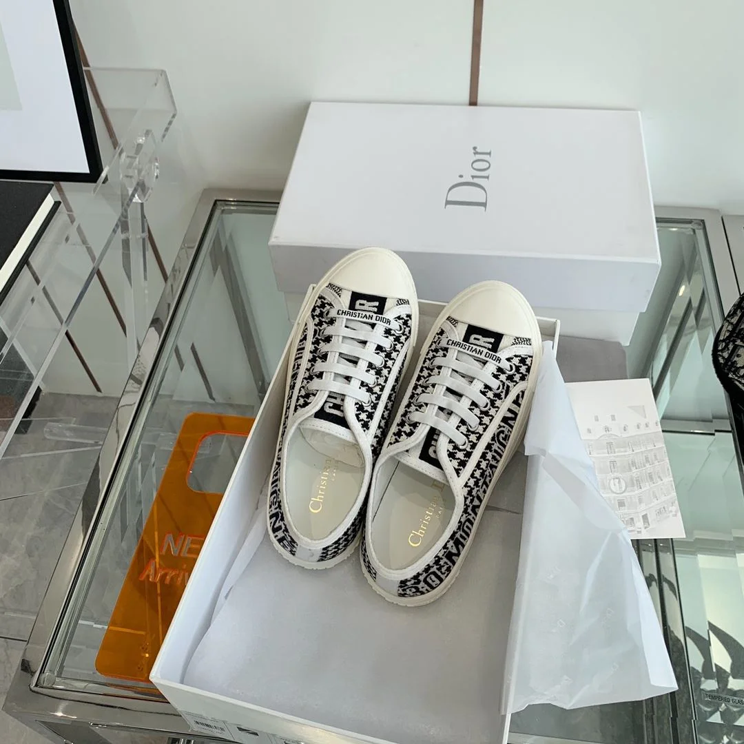 Legit Christian Dior Flat Shoes