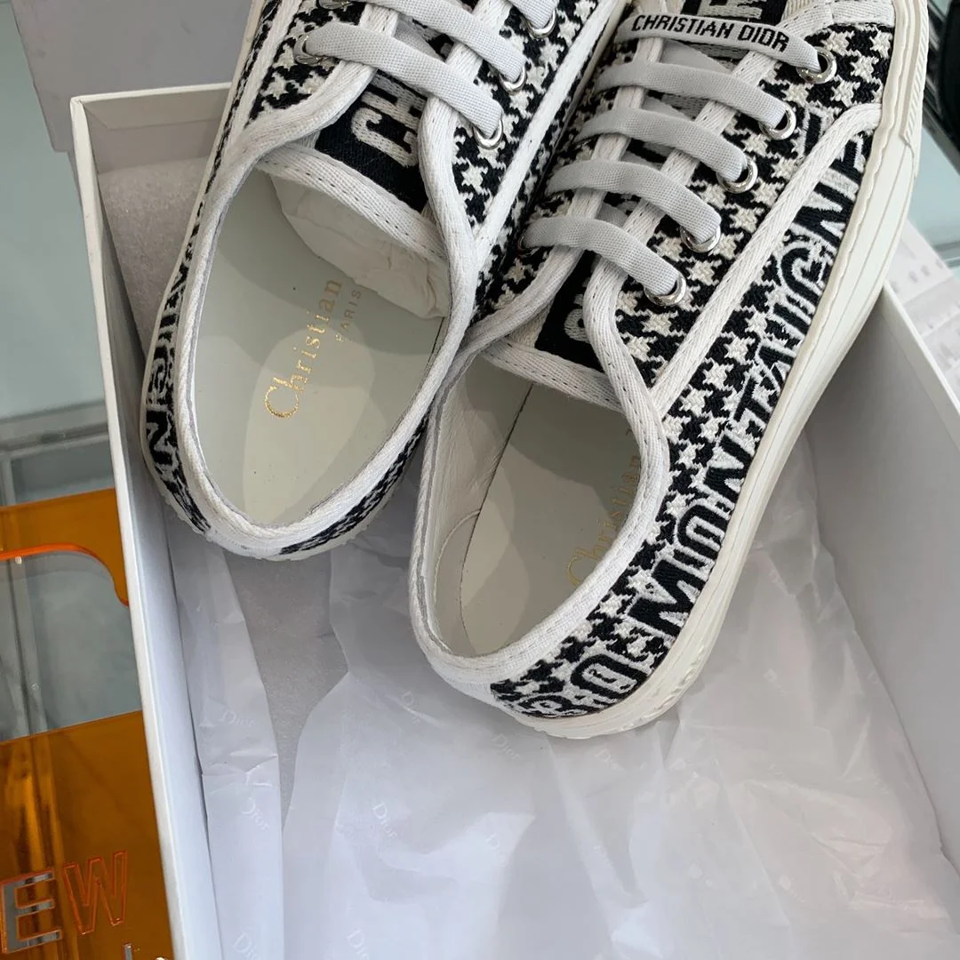 Legit Christian Dior Flat Shoes