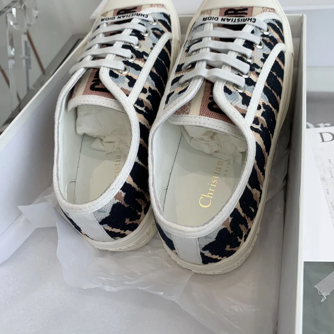 Legit Christian Dior Flat Shoes
