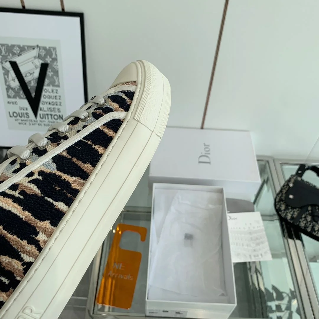 Legit Christian Dior Flat Shoes