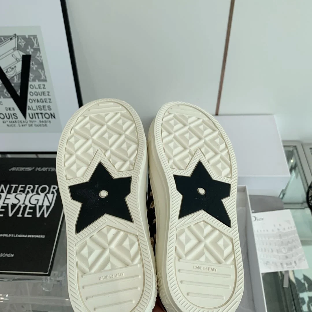 Legit Christian Dior Flat Shoes