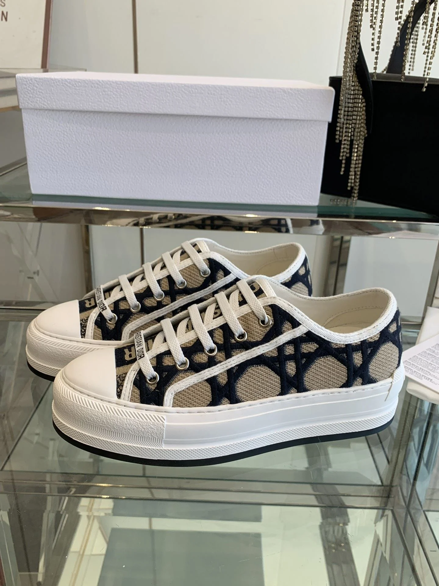 Inexpensive Christian Dior Flat Shoes