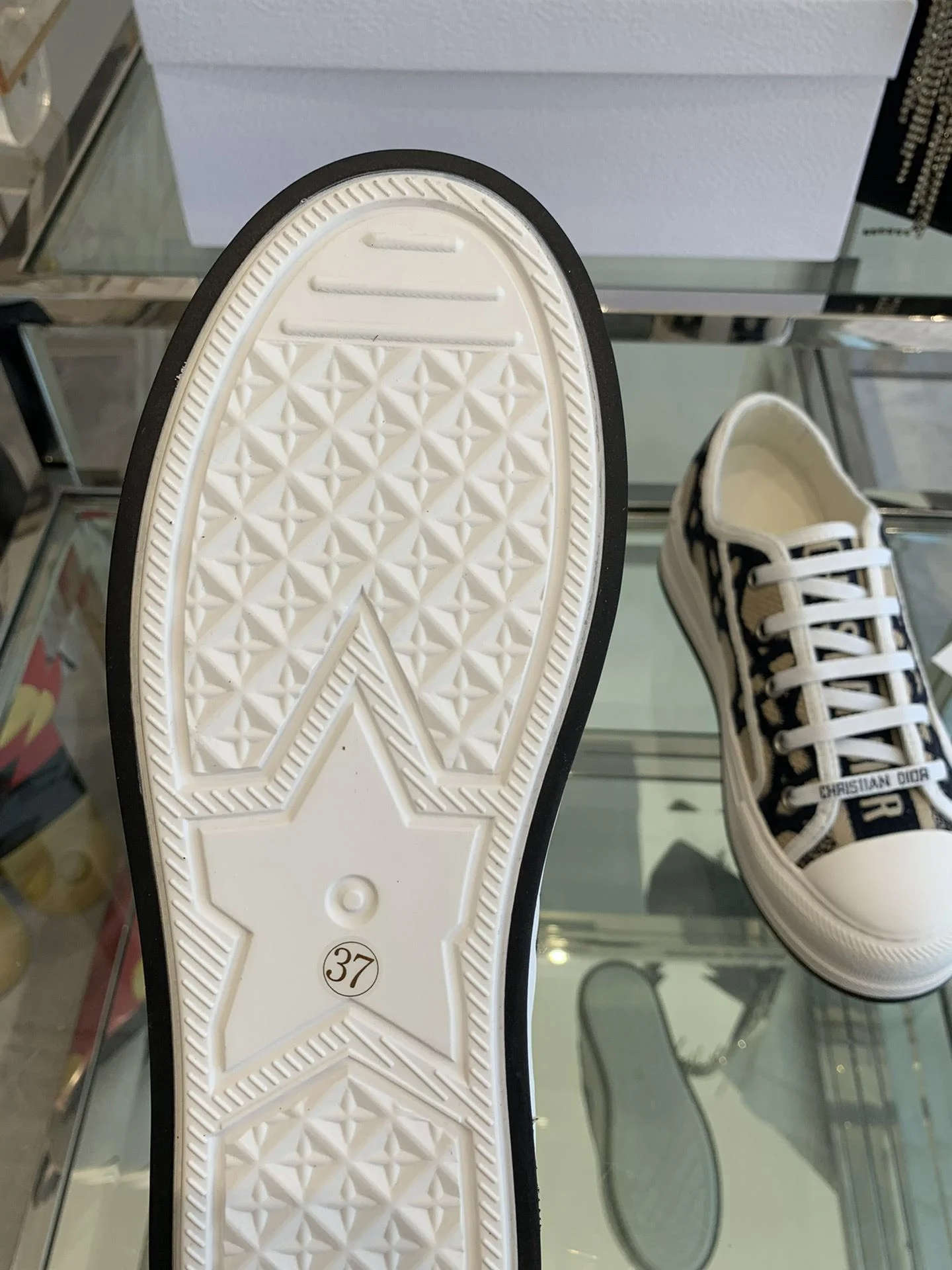 Inexpensive Christian Dior Flat Shoes