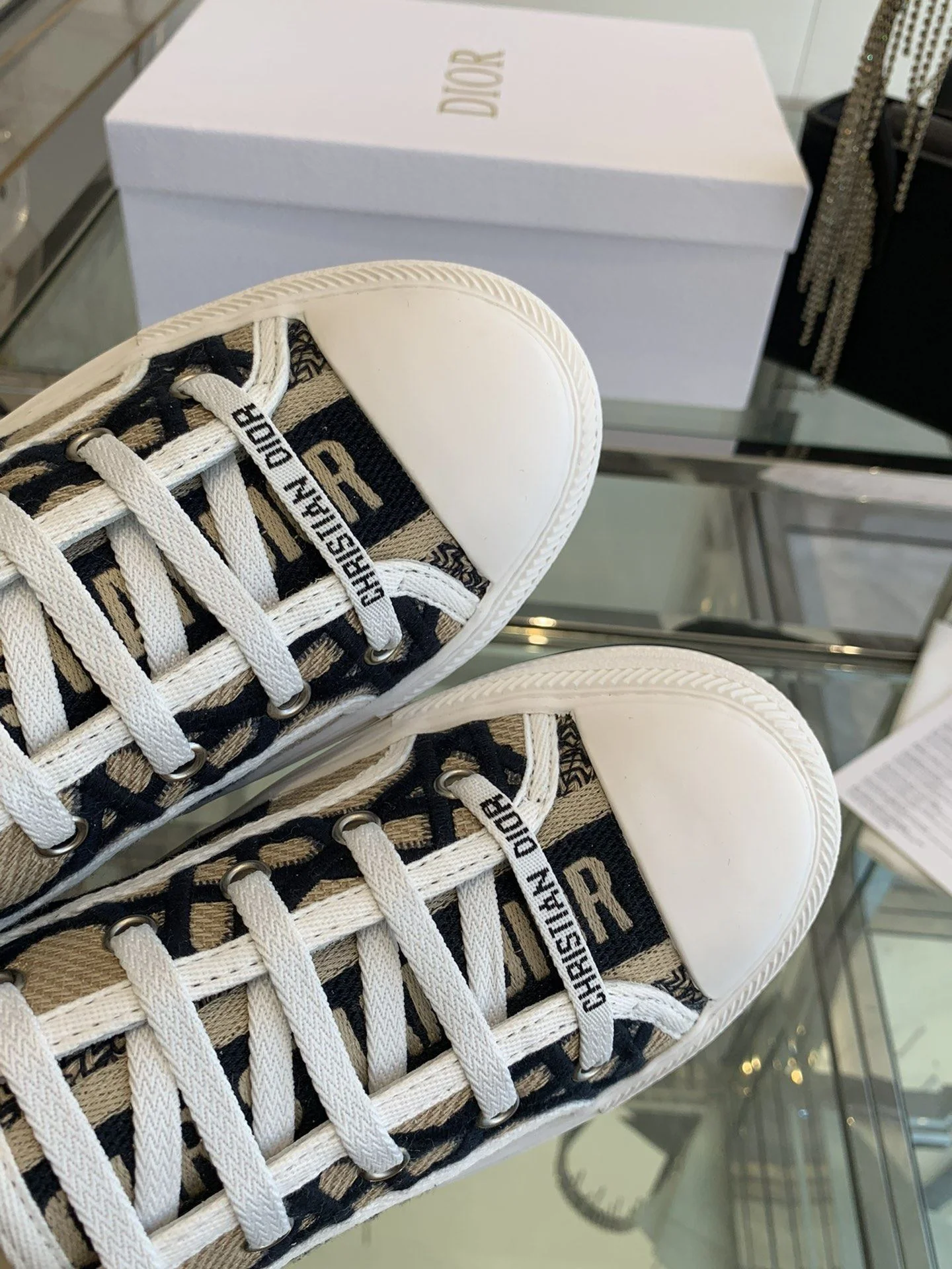 Inexpensive Christian Dior Flat Shoes